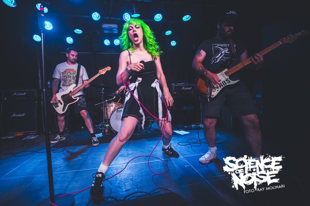 Scowl estrena remix de Whip It de Devo en 2026