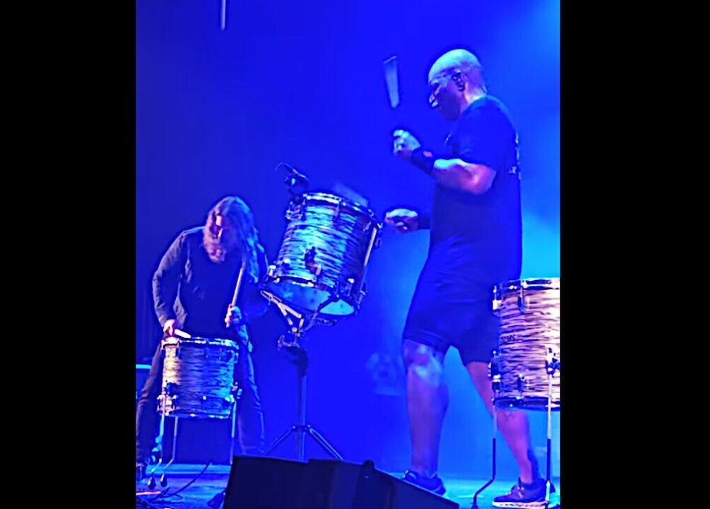 Dave Grohl toca Kaiowas con Sepultura en Los Ángeles
